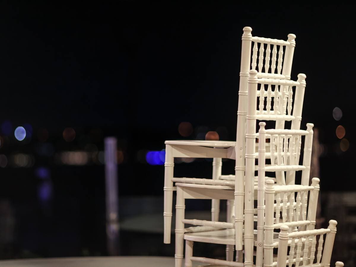 Folding Chairs vs Stacking Chairs: Which One's Right for You? - The ...